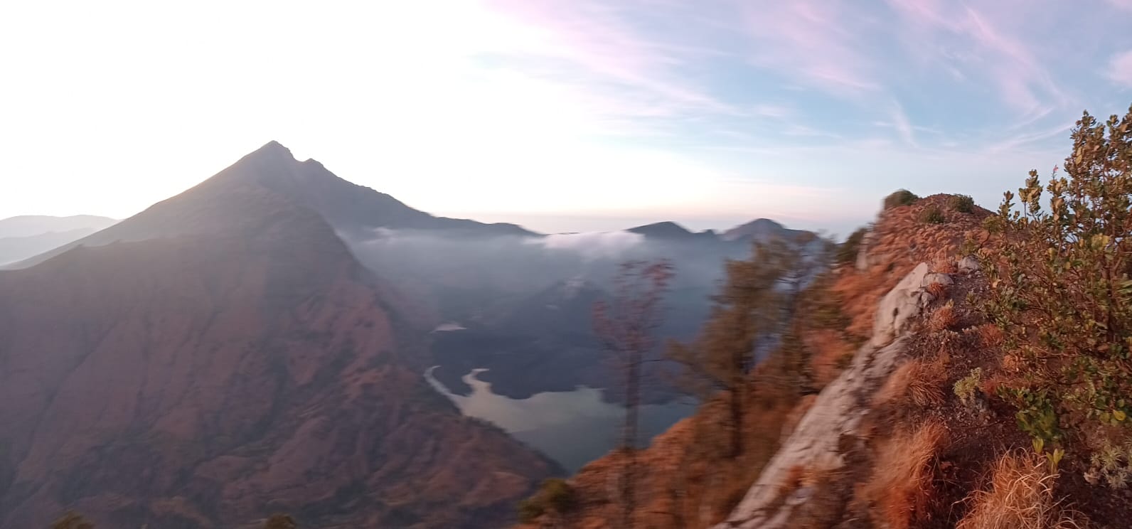 Climbing Rinjani to Senaru Crater Rim